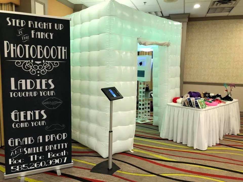 Enclosed Photo Booth – Roc The Party DJ